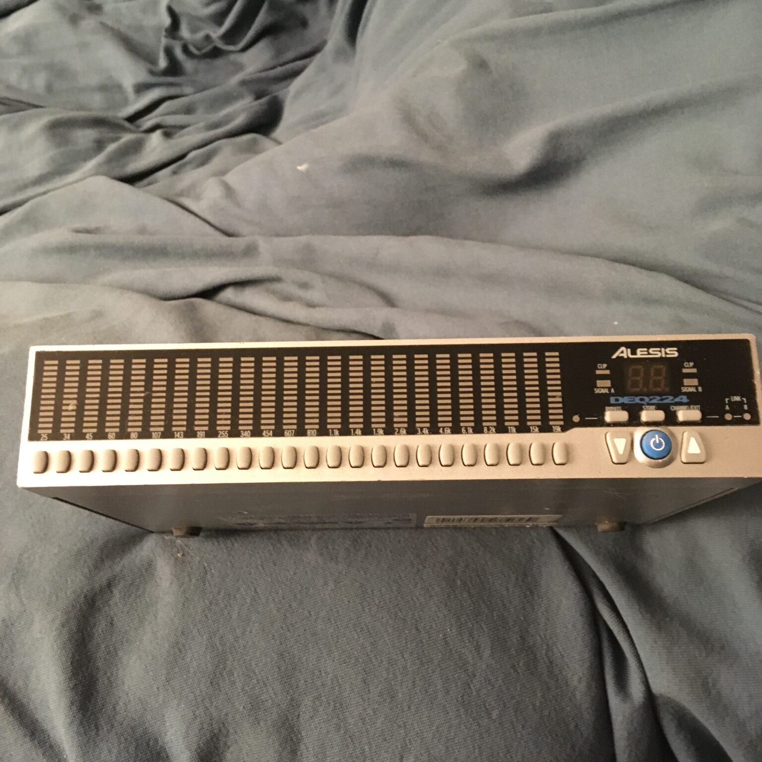 Egaliseur EQ 224 Alesis - By dreamiX