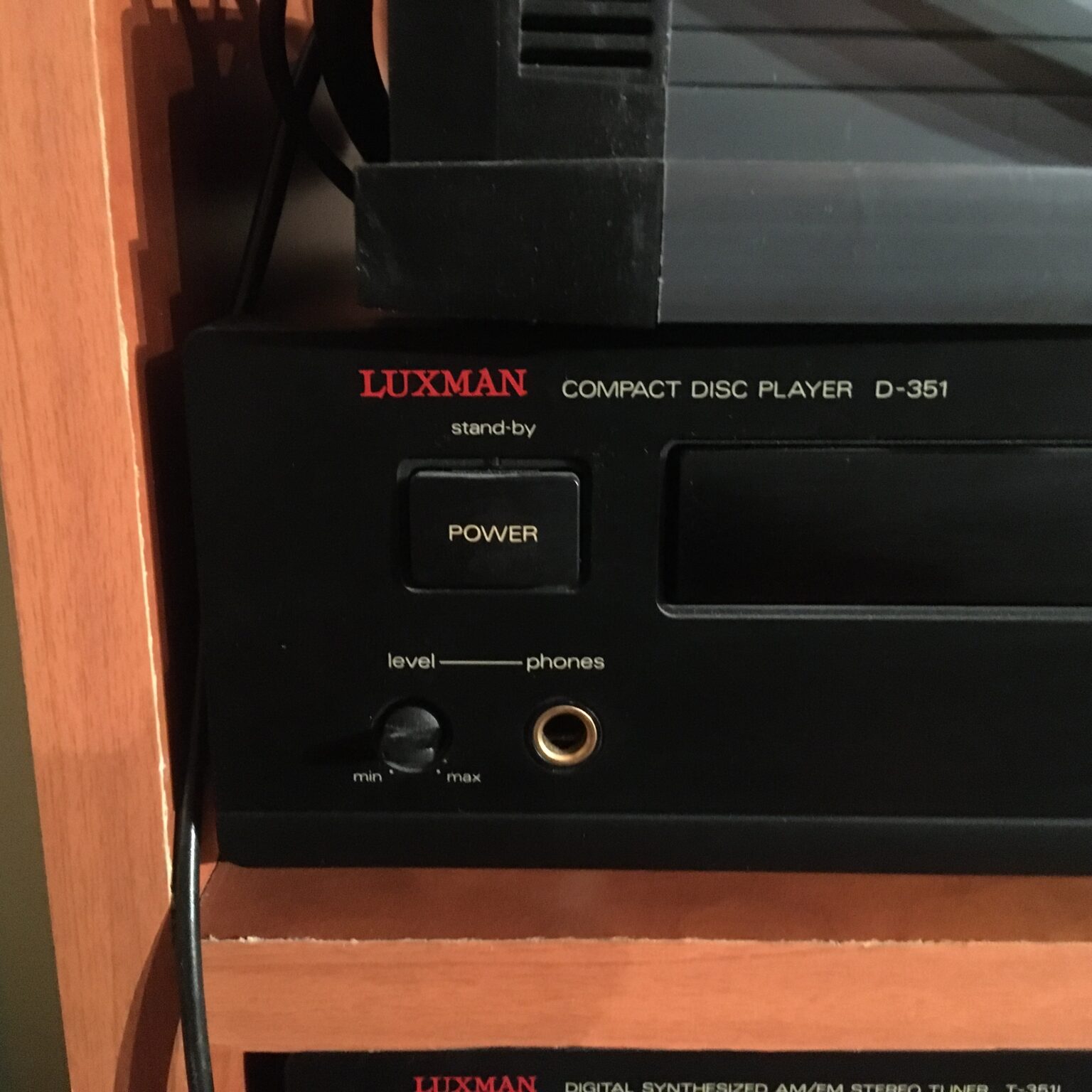 Lecteur-CD-D-351-Luxman - By dreamiX