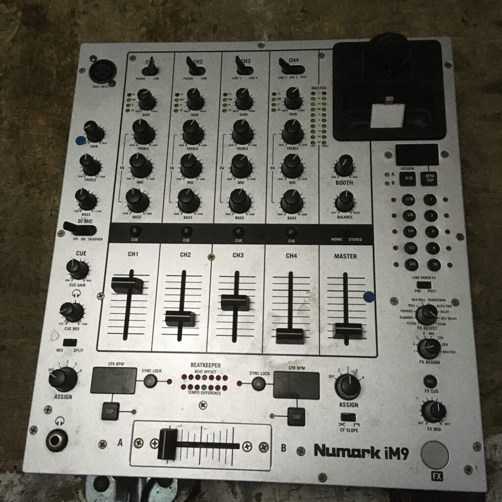 Table de mixage iM9 DJ Numark – By dreamX