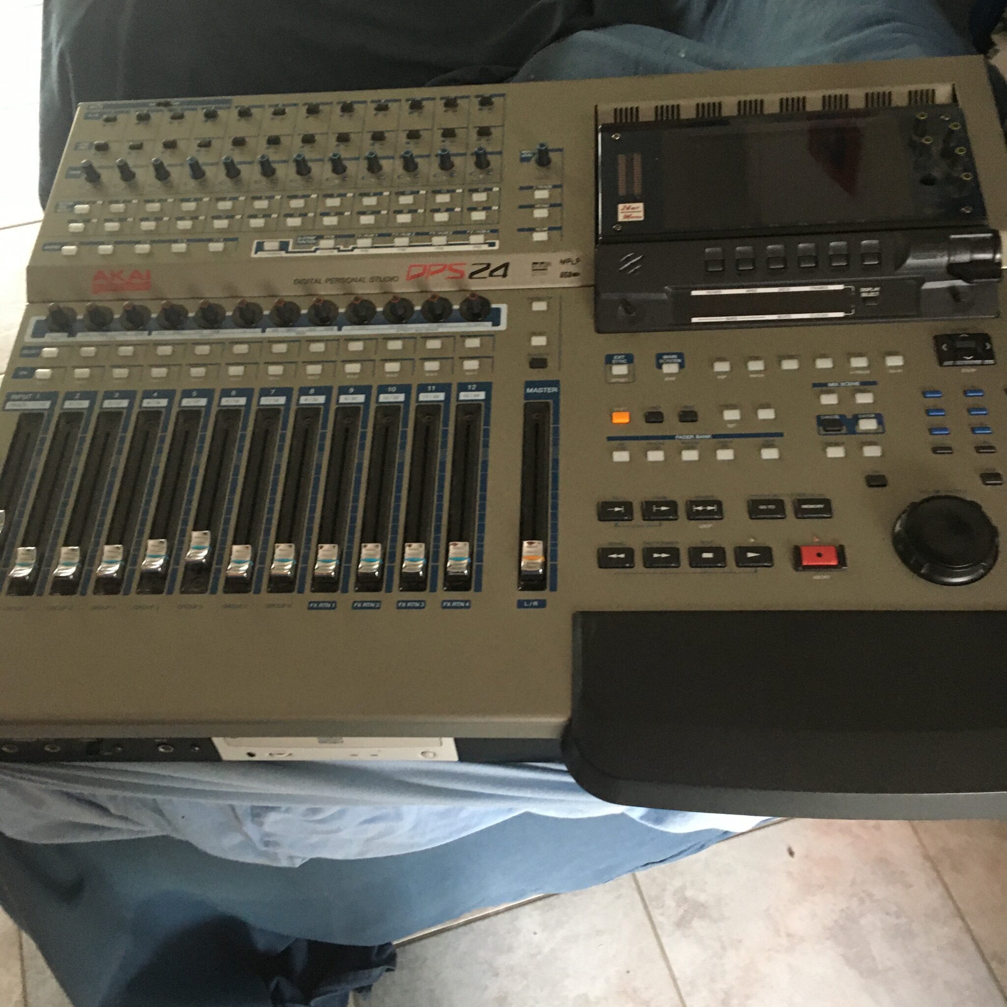 DPS 24 Akai studio numérique - By dreamiX