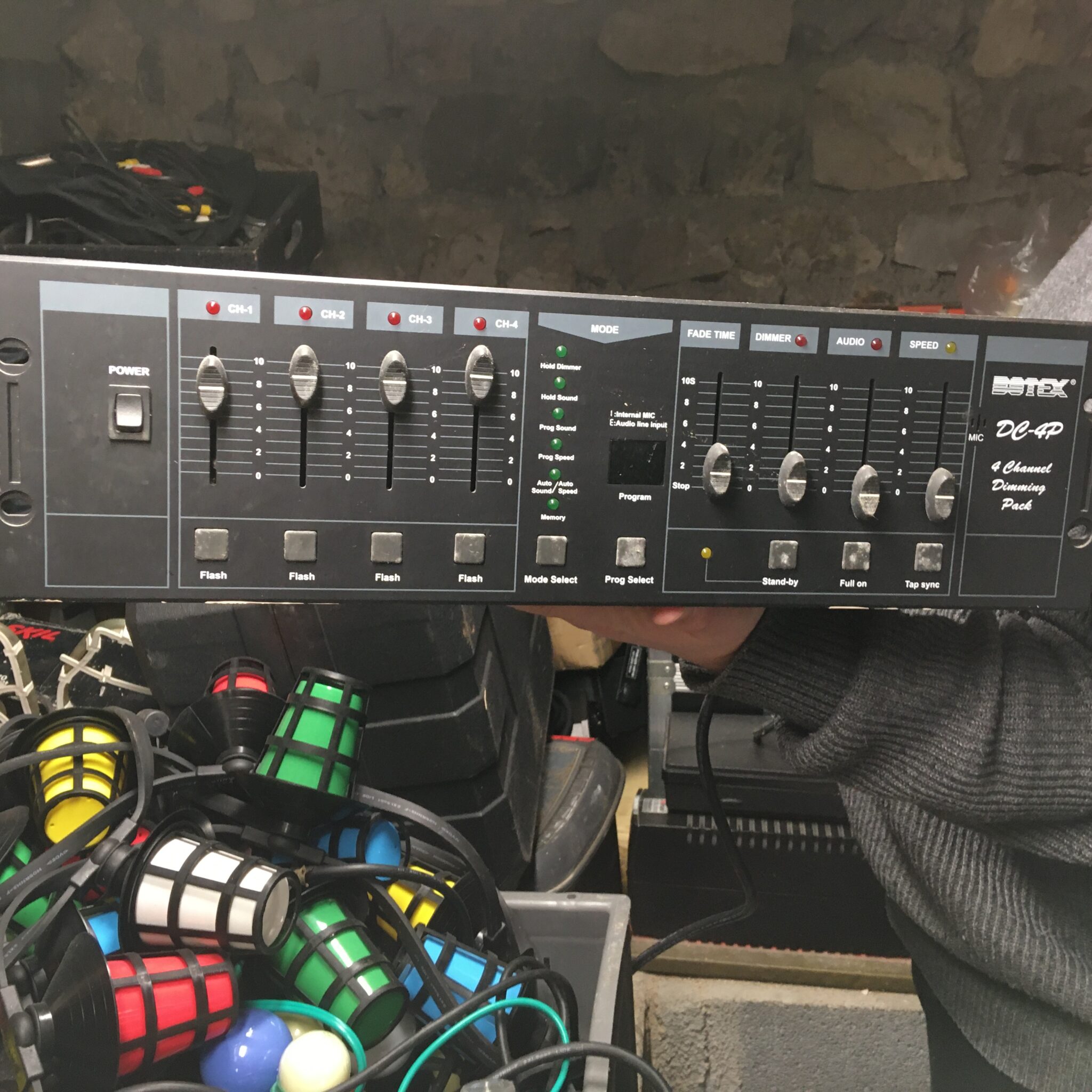 Modulateur / Séquenceur 4 canaux Botex - By dreamiX