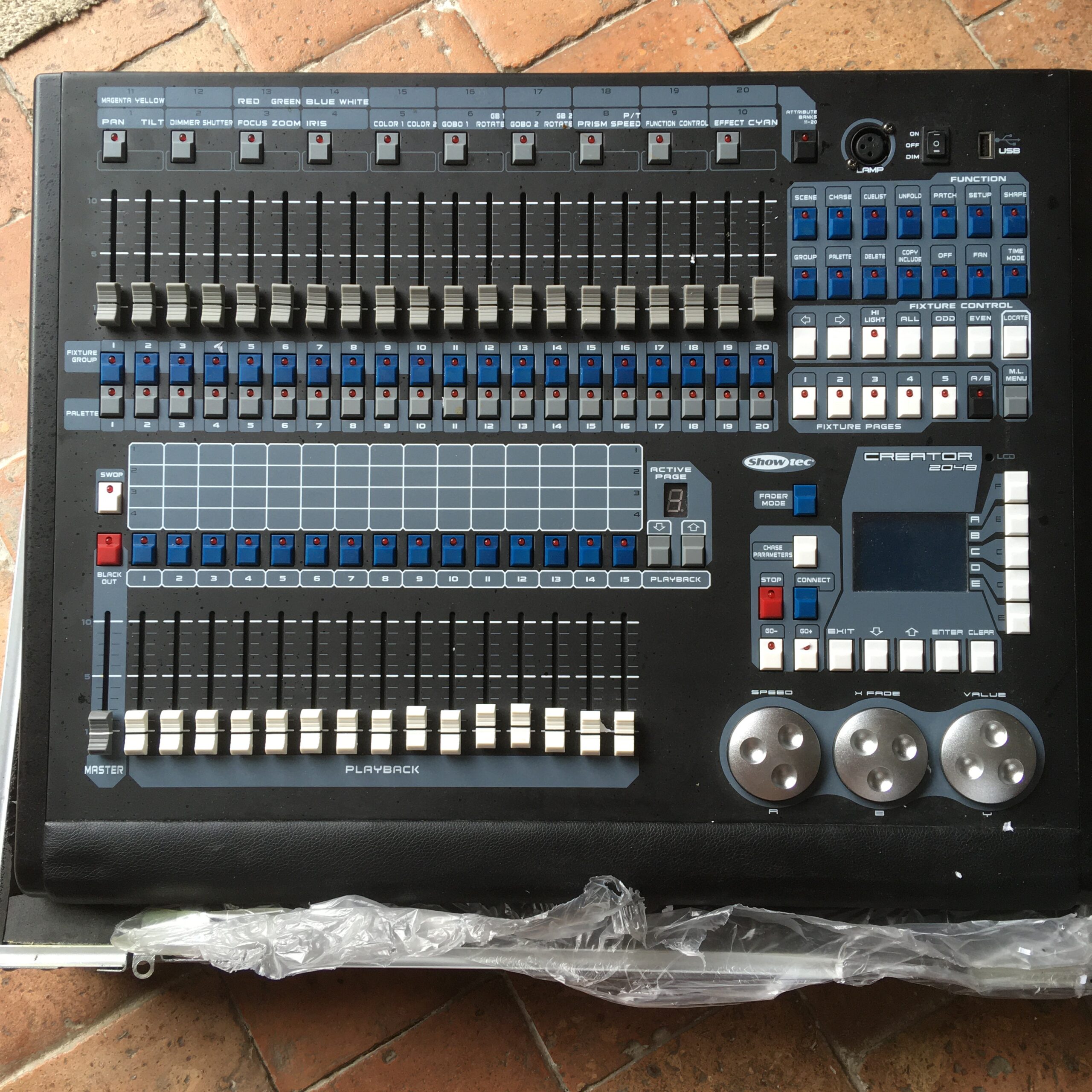 Console lumière Créator 2048 Showtek - By dreamiX