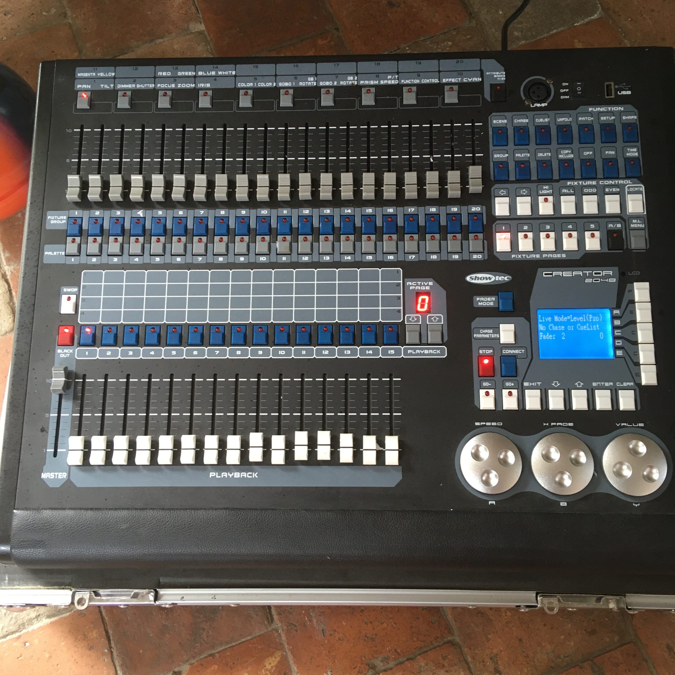 Console lumière Créator 2048 Showtek - By dreamiX