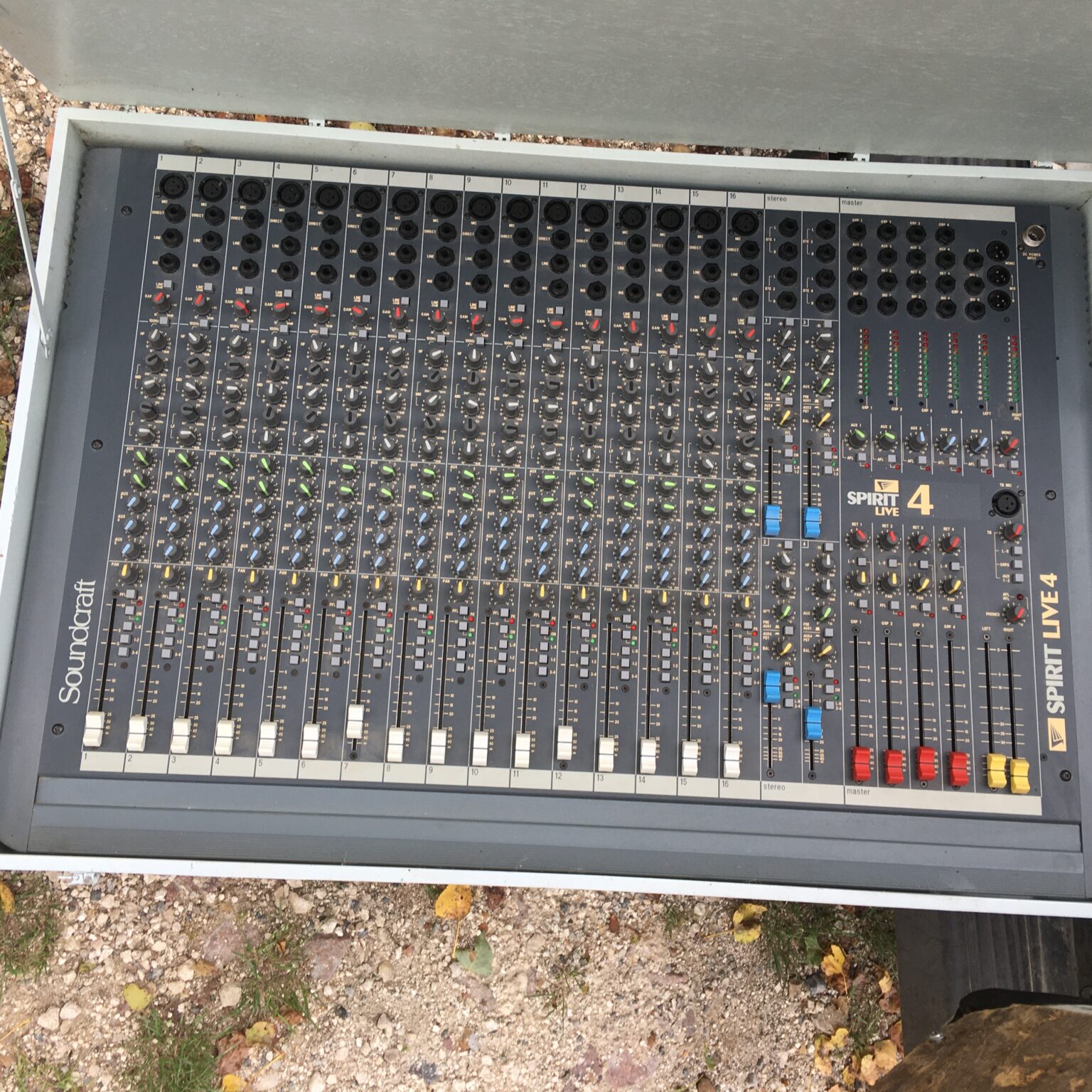 Console Spirit live 4 Soundcraft - By dreamiX