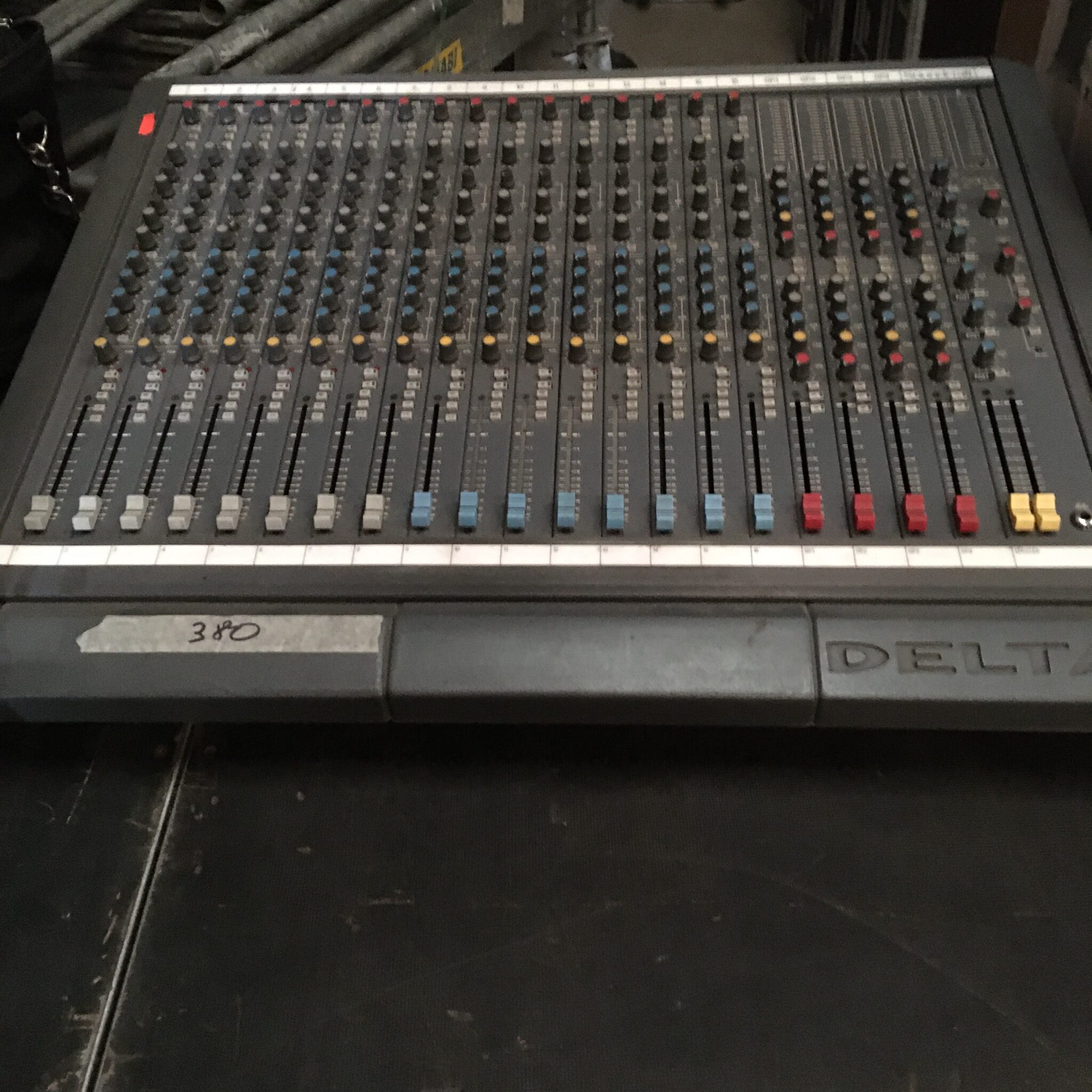 Console 16/4/2 Delta 200 SR Soundcraft - By dreamiX