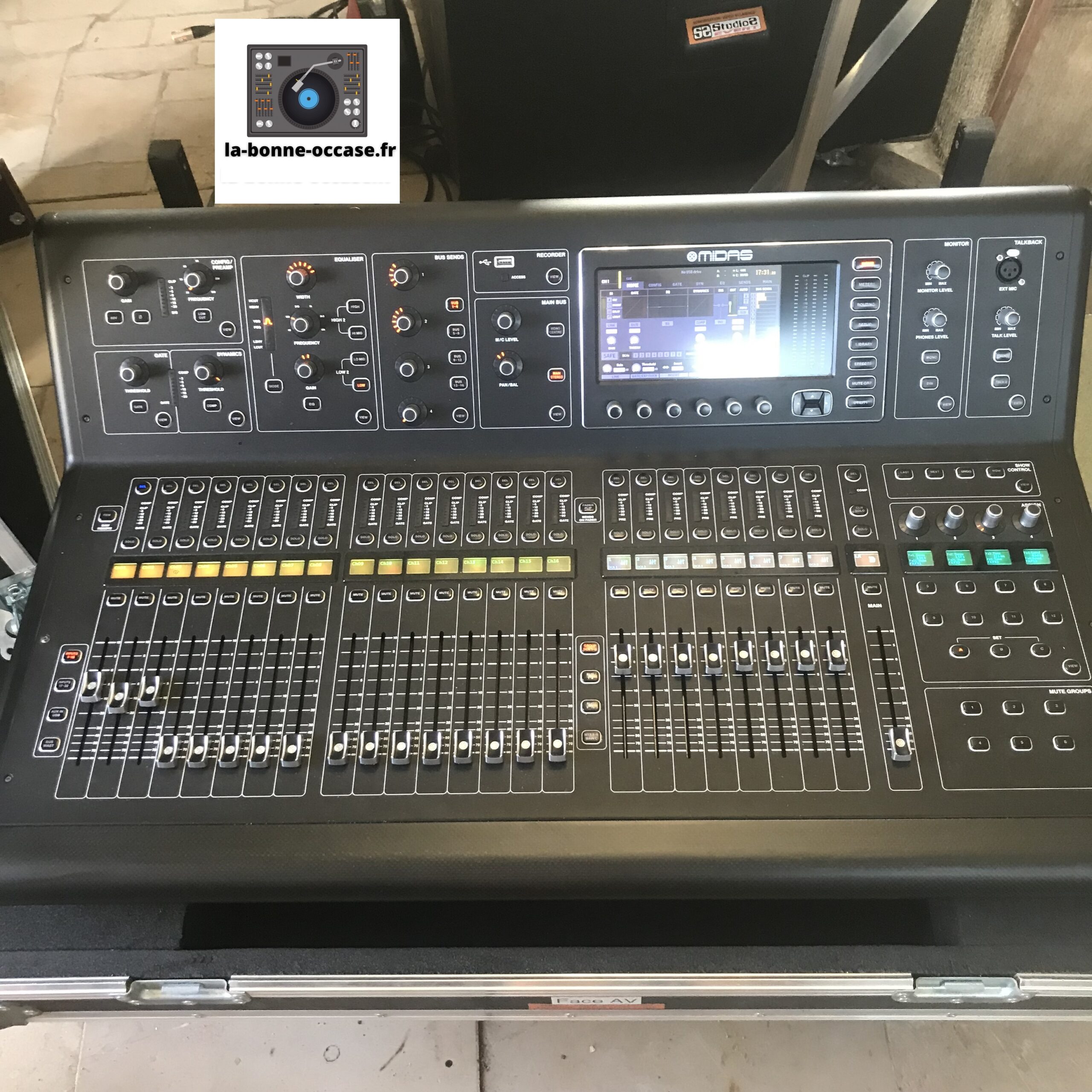 Console M 32 Live Midas - By dreamiX